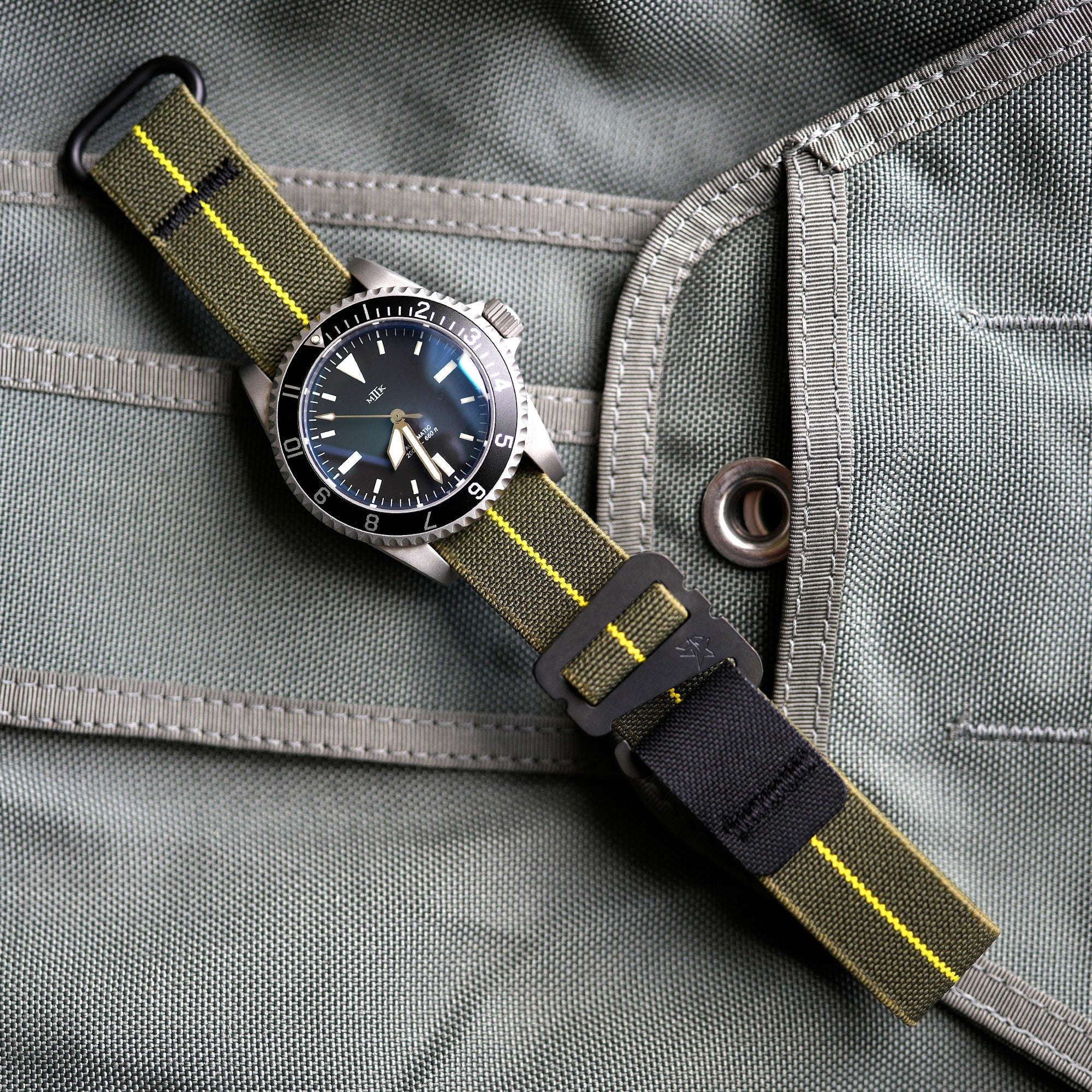 Grappleband SP Black Tab PDV [Spring Bar Compatible] – Hawkrigger